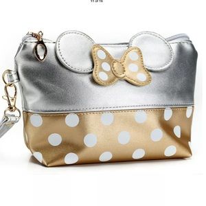 Pink Magnolia | Bags | New Adorable Minnie Mouse Clutch | Poshmark